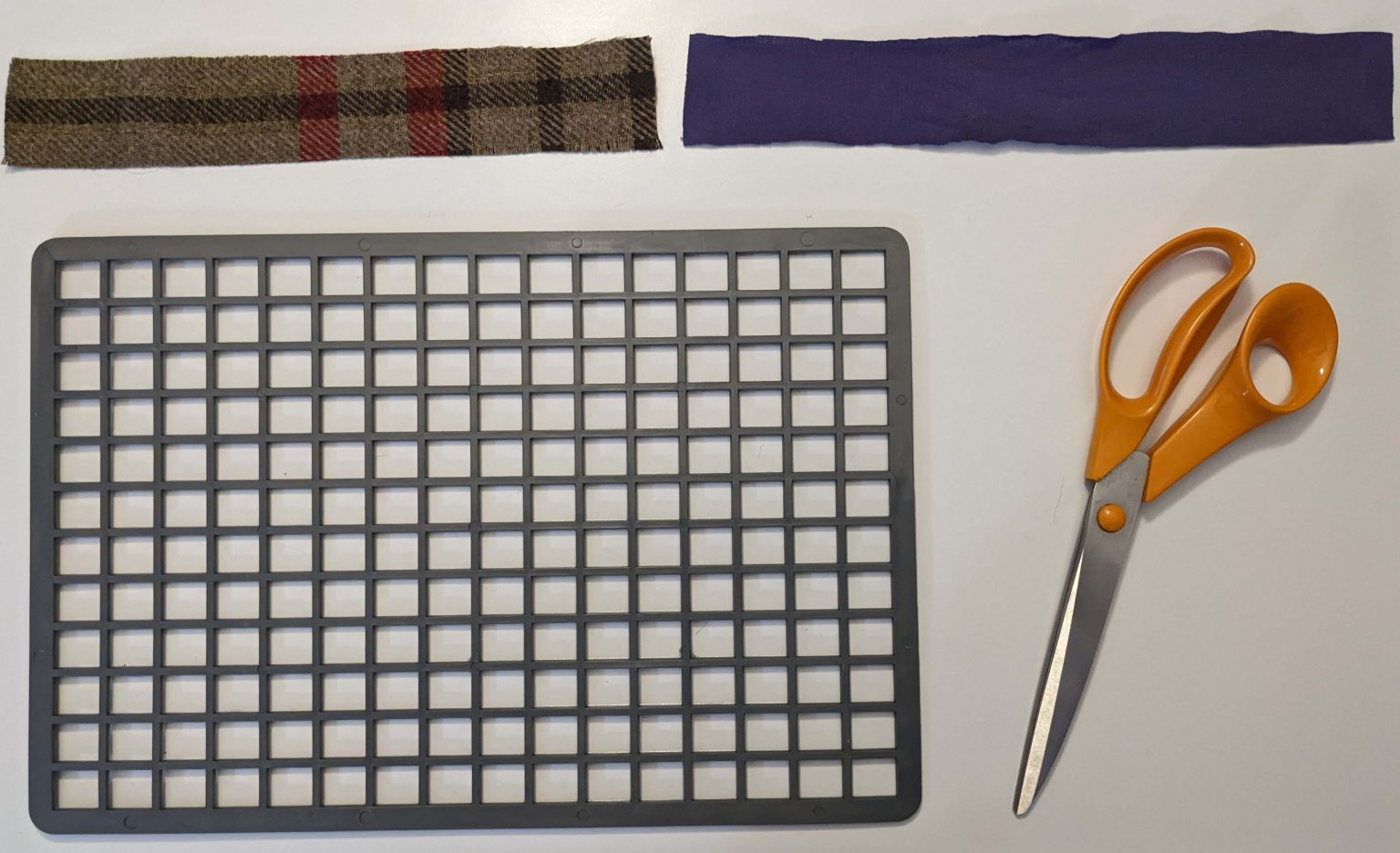 Make your own snuffle mat - Canine Partners